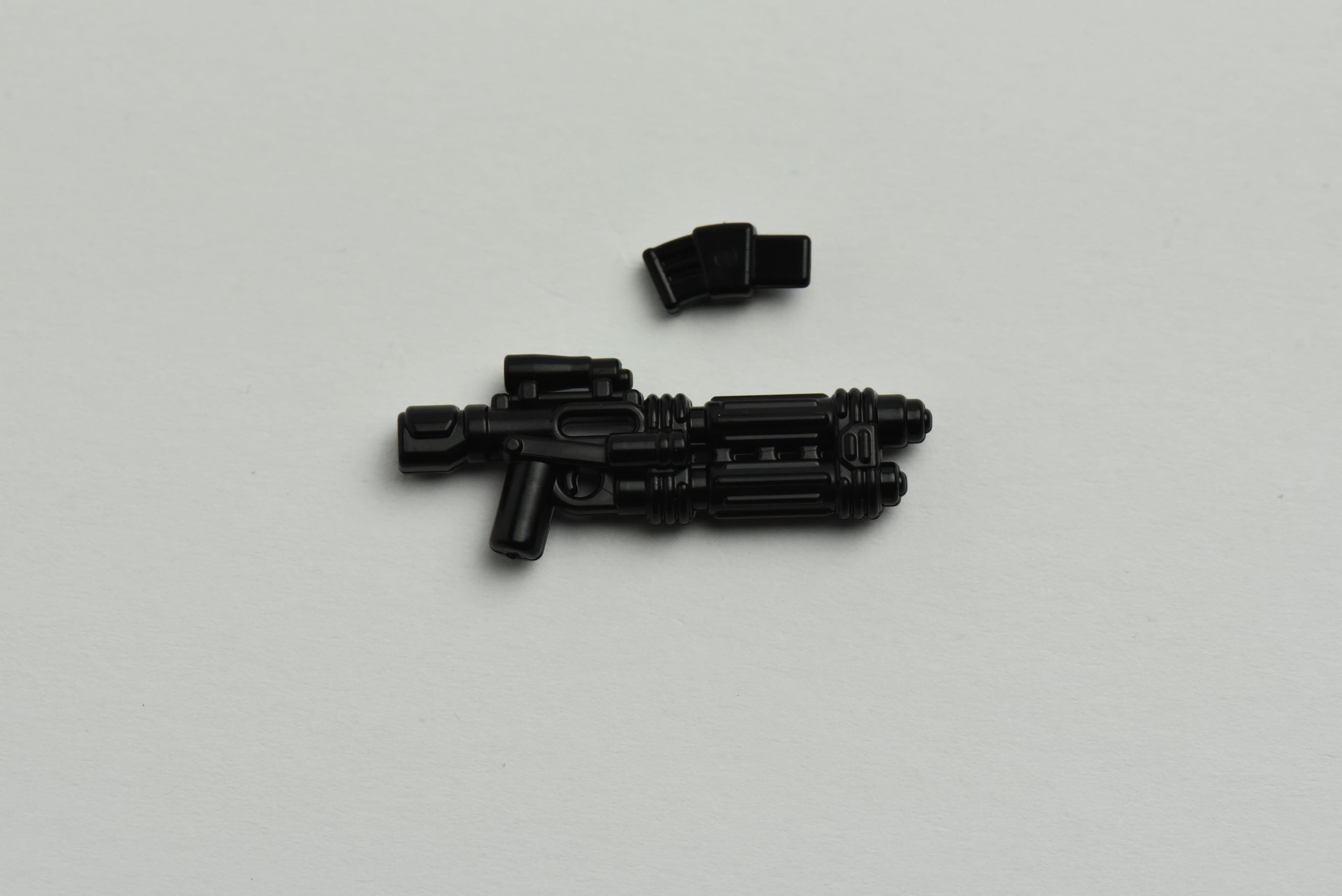 E-22 Blaster Rifle w/Mag (Black) | NewYorkCustoms